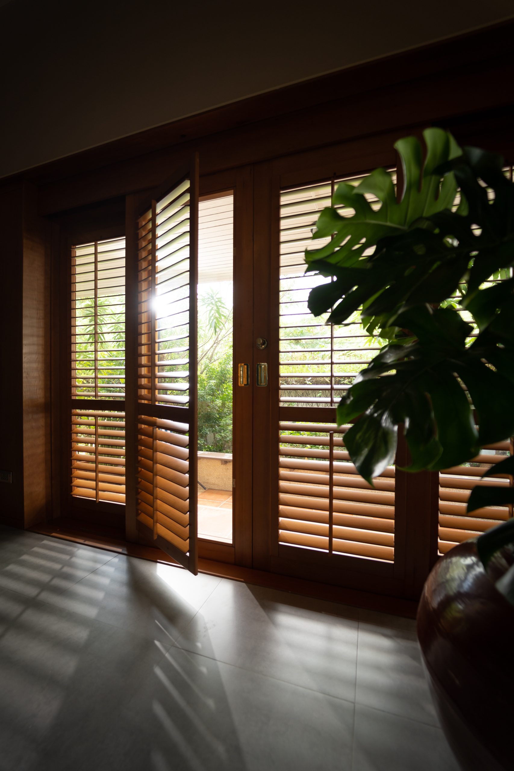 The Natural And Statement-Making Beauty Of Sunleaf Shutters - Men's Folio